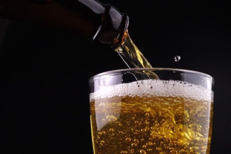 Michelob Ultra vs. Miller Lite - A Taste Test Showdown - True Beer